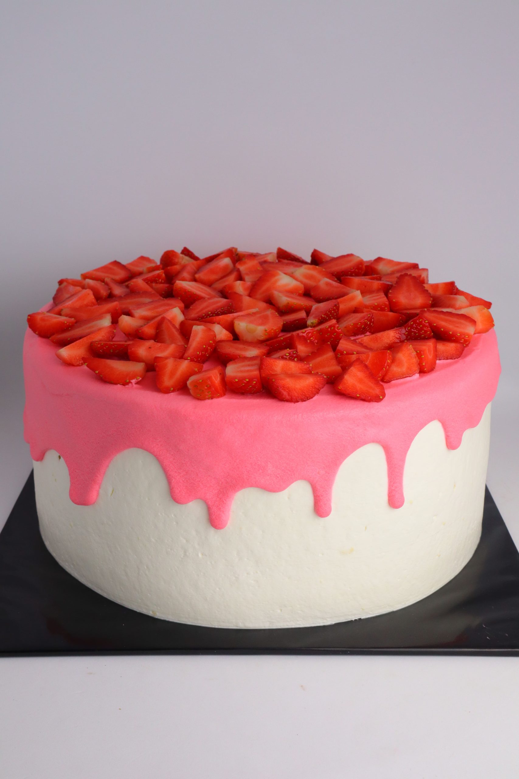 Strawberry Cheesy Loaded Cake – myultimatebakes